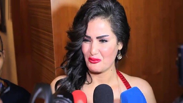هل أنت عذراء؟كيف أجابة سما المصري أحد متابعيها عبر صفحتها على موقع
