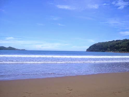 Menikmati Deburan Ombak Di Pantai Teleng Ria Pacitan - CERITA RAKYAT