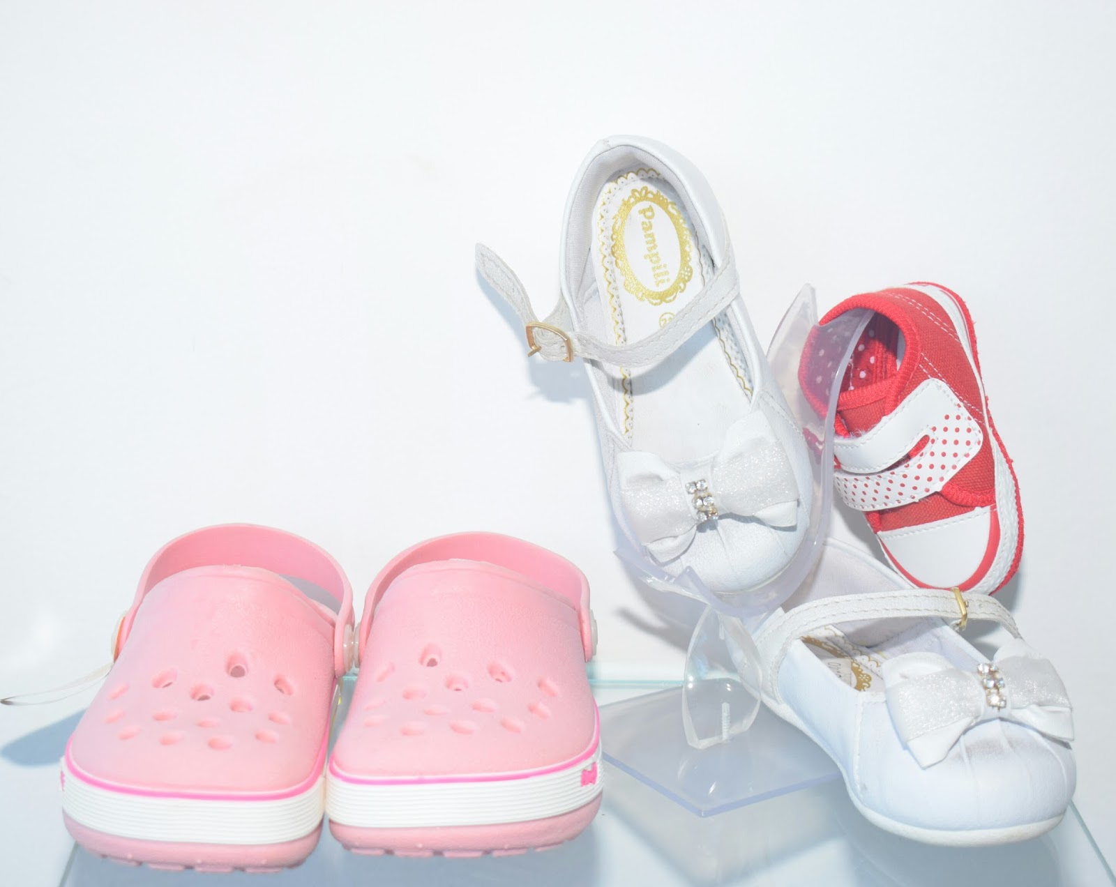 Sapatos infantis Masculino e feminino com 70% de descontos no Líquida ...