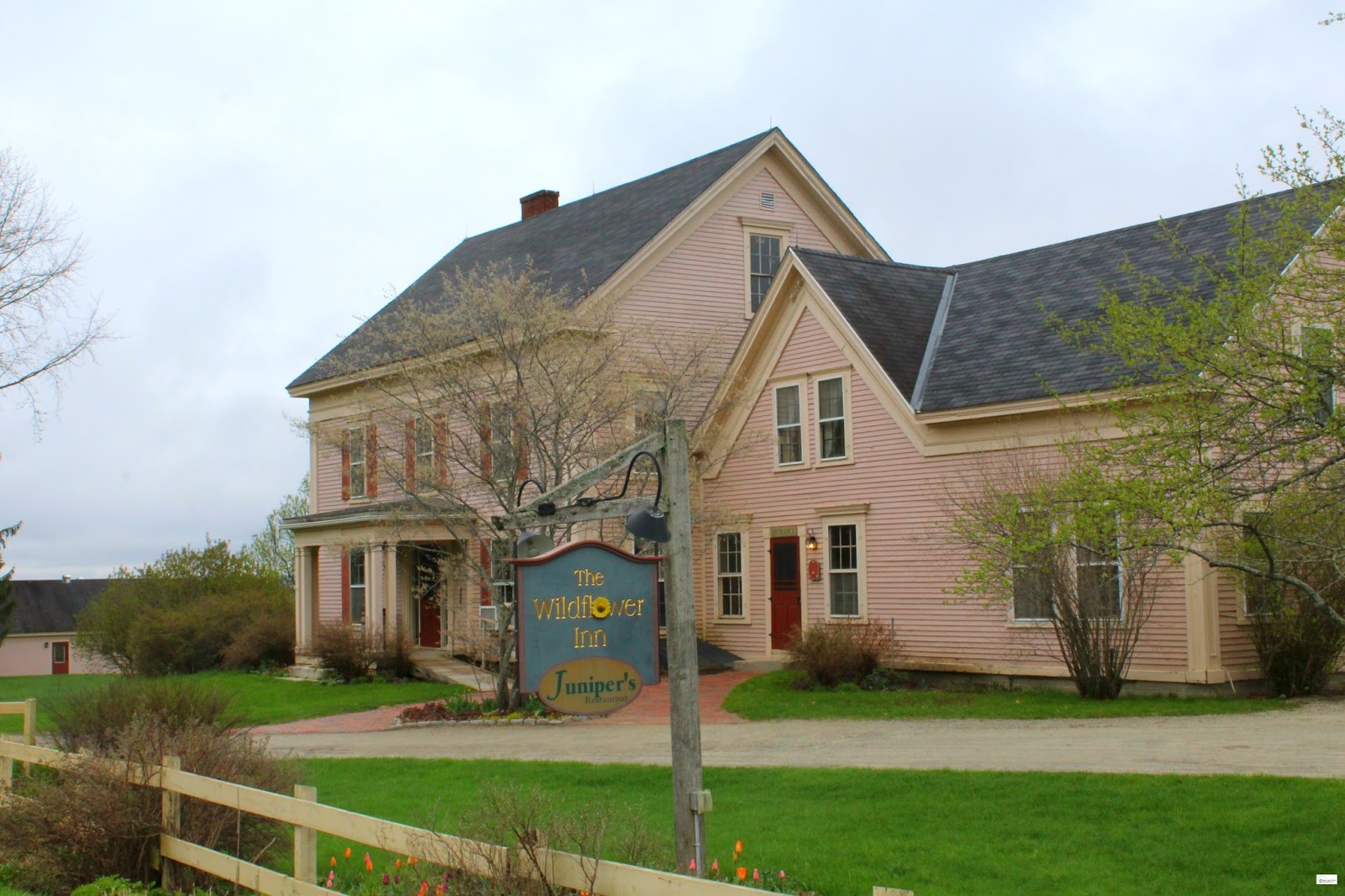 Juniper's Restaurant at Wildflower Inn (Lyndonville, Vermont) | Caravan ...