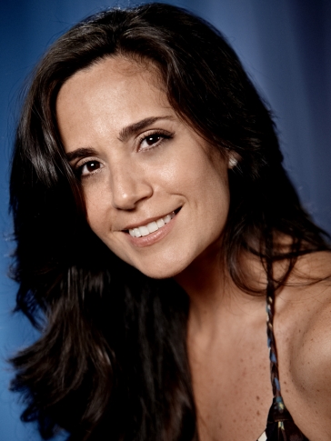 Una Maid En Manhattan: Personajes y sus Historia UMEM.!