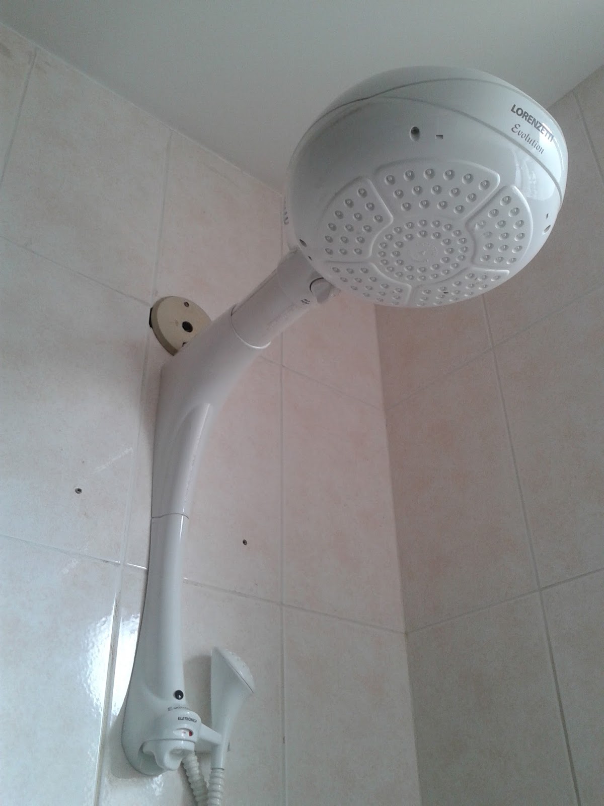 Um Chuveiro Elétrico com Pressurizador é Bom