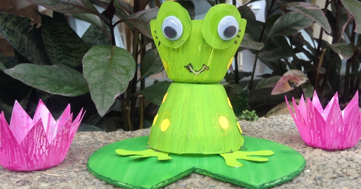 Plastic Egg Carton Frog / Frog Craft