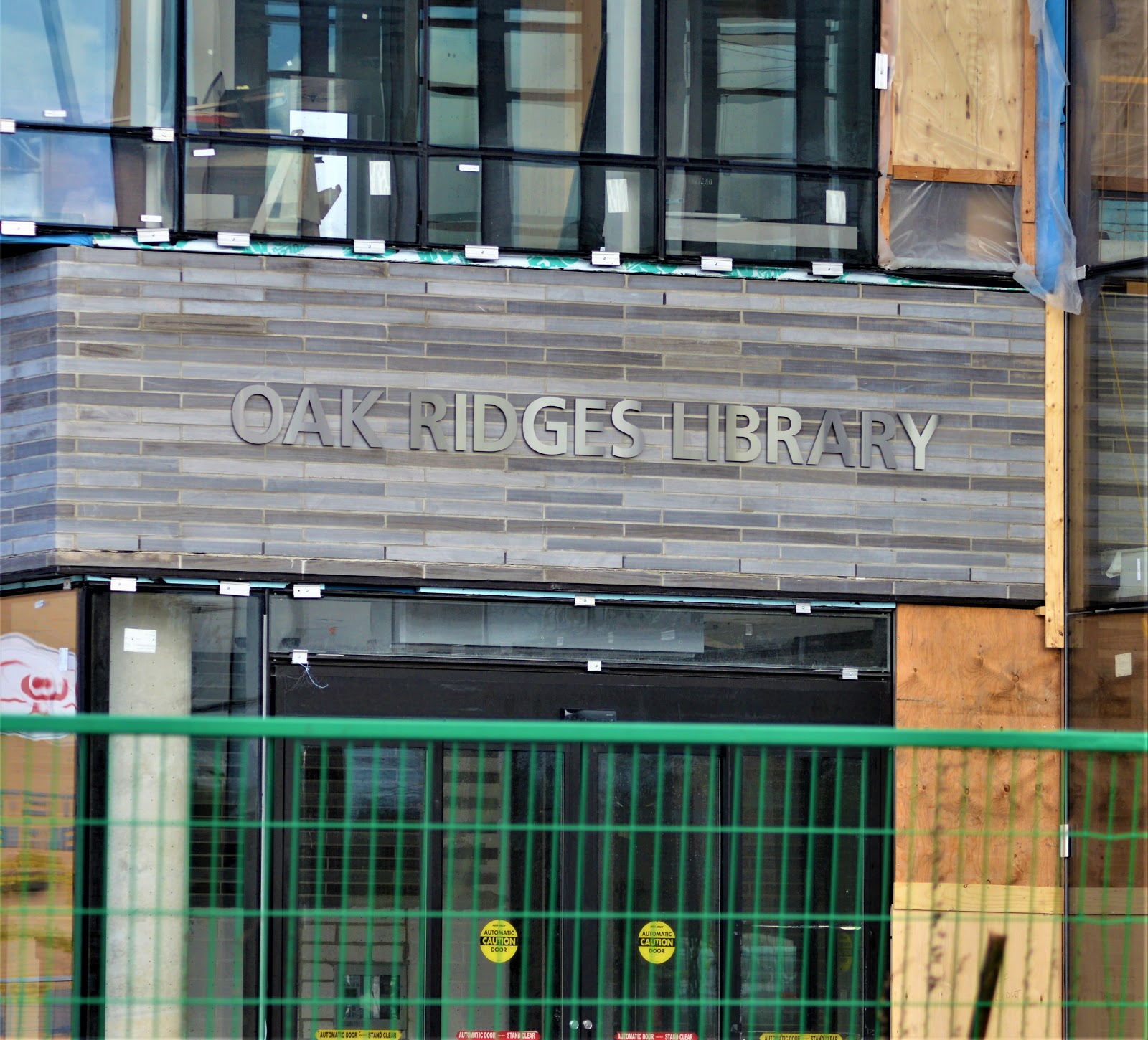 Camera on King & Aurora : New Oak Ridges Library?