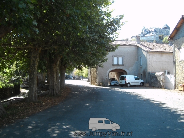 JumpyVan: La ville basse Le Plan - Saint-Bertrand-de-Comminges 31 - 2018