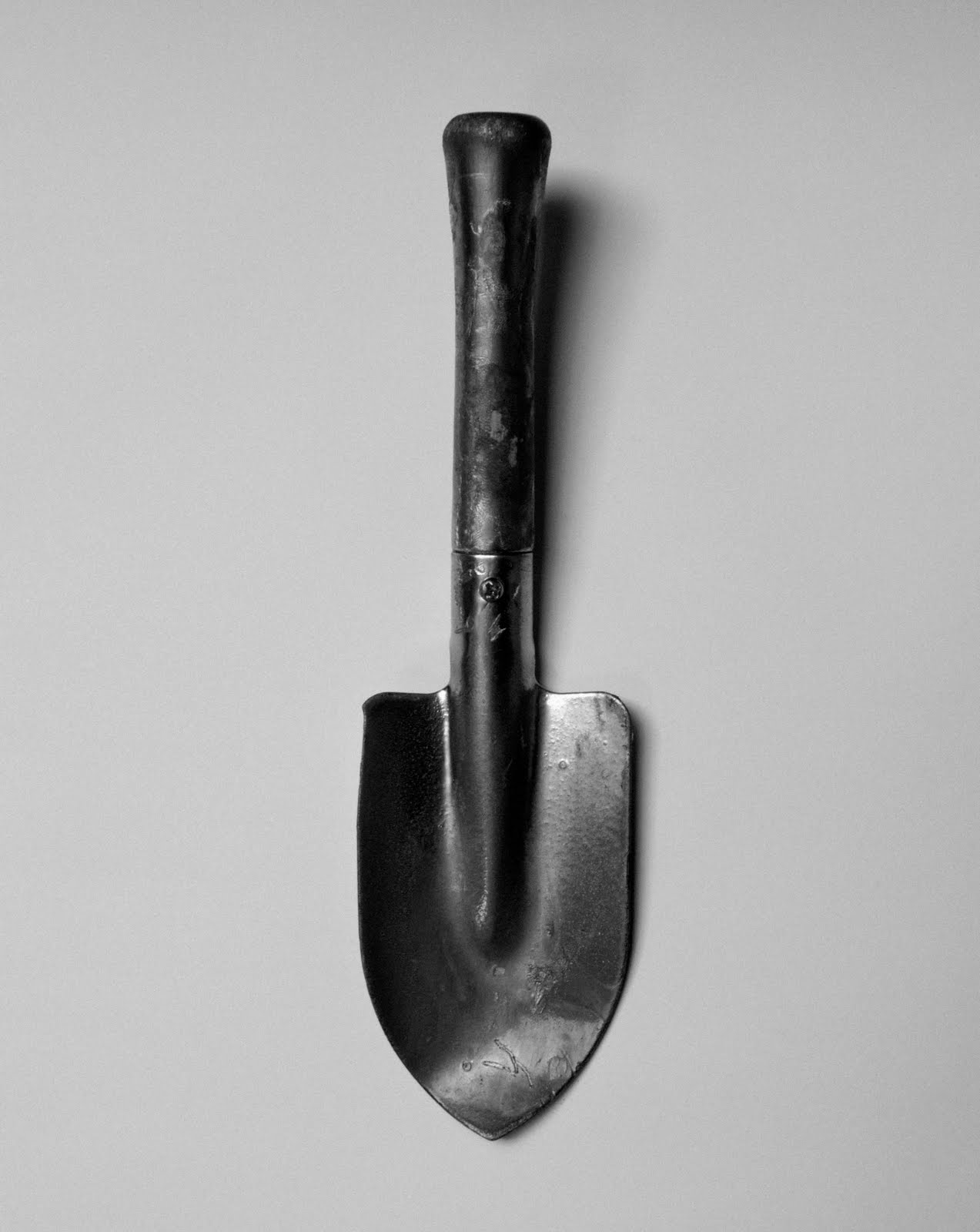 Black, White and Gray: Dead Objects