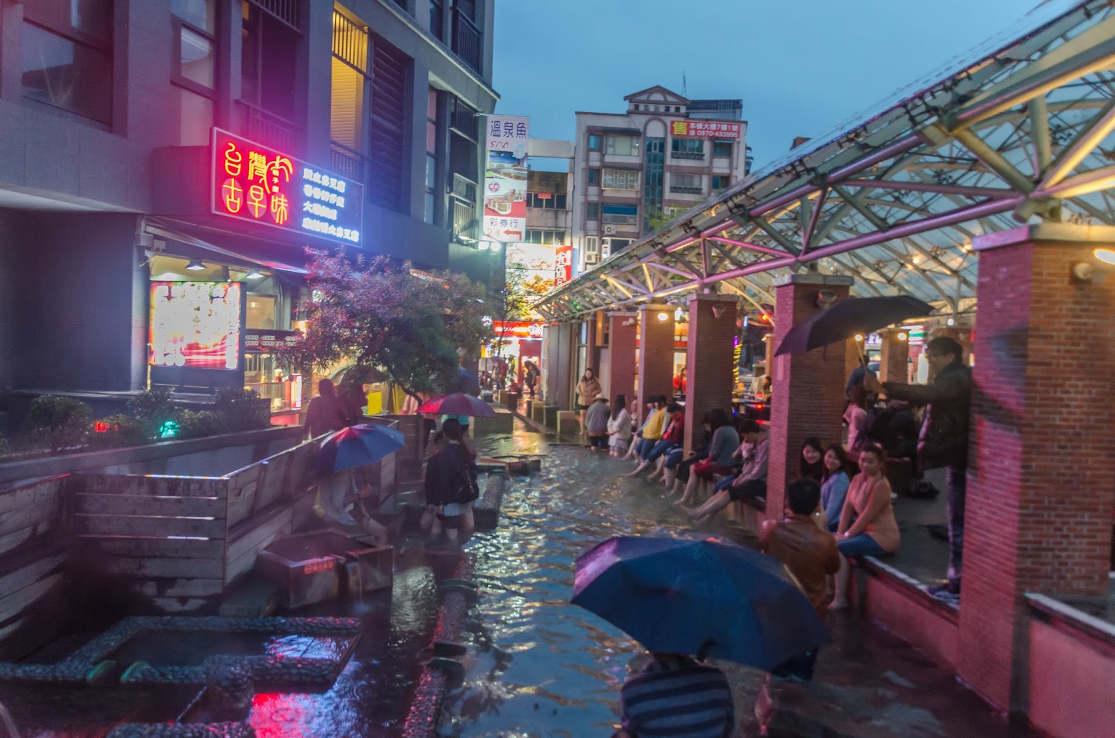 The Wayward Wanderer: Day 16: Gold Fulong Route to Jiaoxi, Hotspring Town