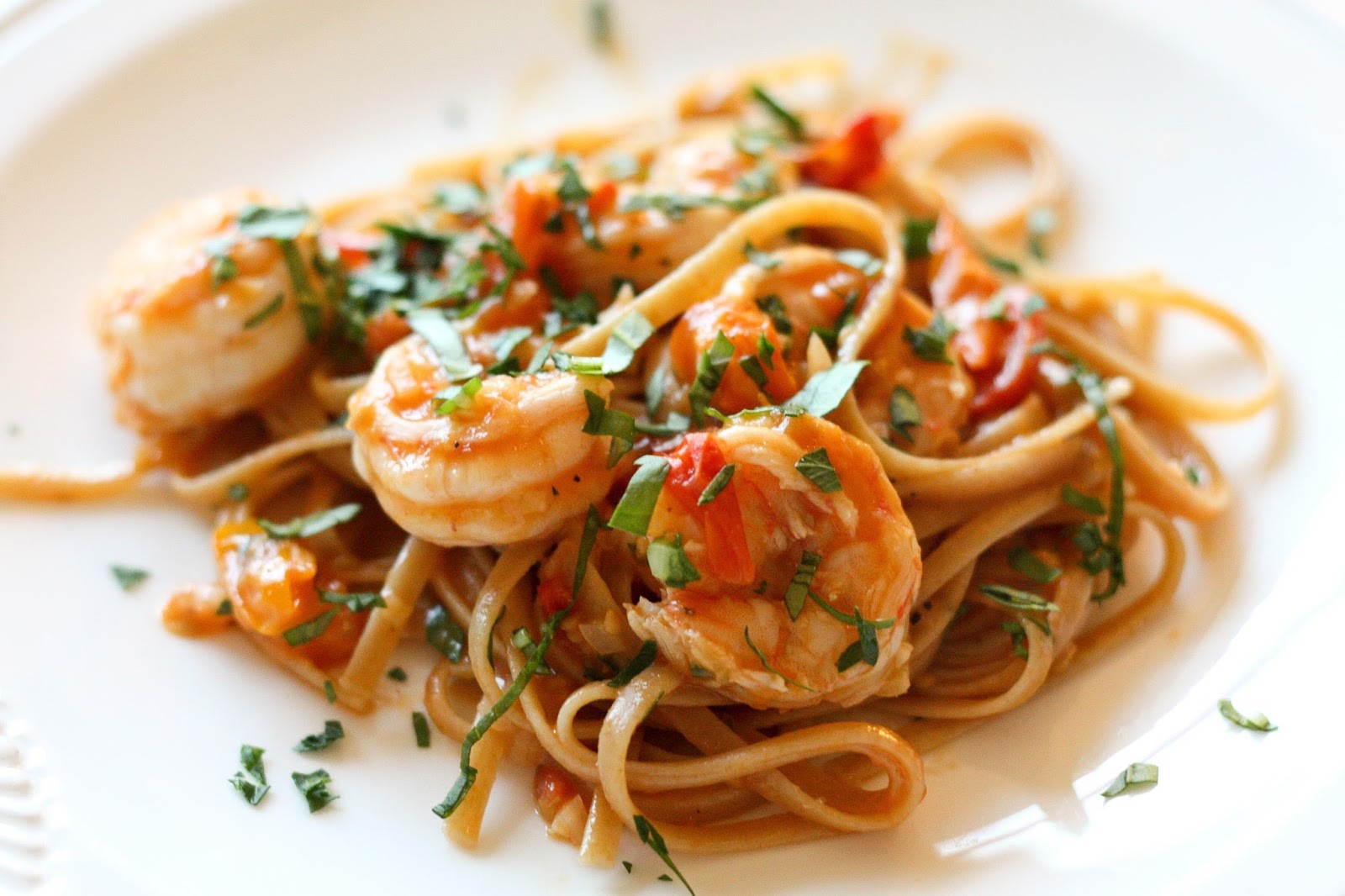 The Effervescent Oenophile: Whole Wheat Linguini with Fresh Tomato Pan ...