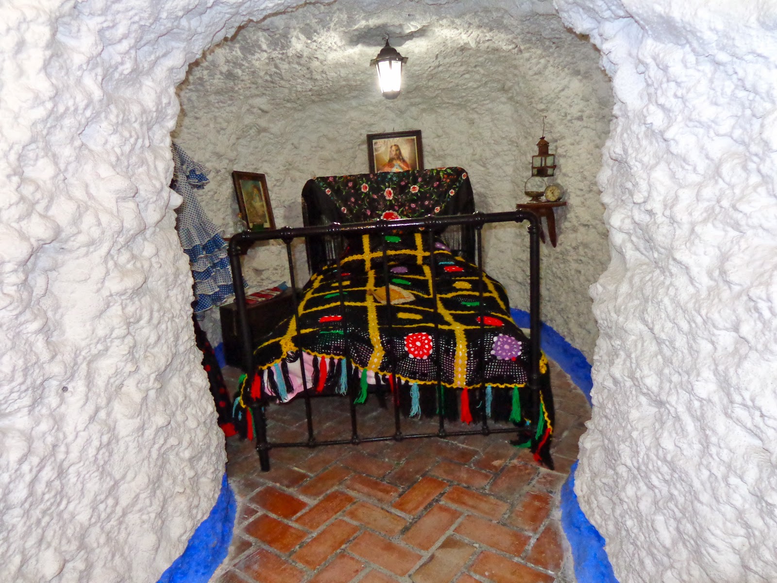 The Flying Tortoise: The Caves Of Sacromonte. One Of Spain's Historic ...