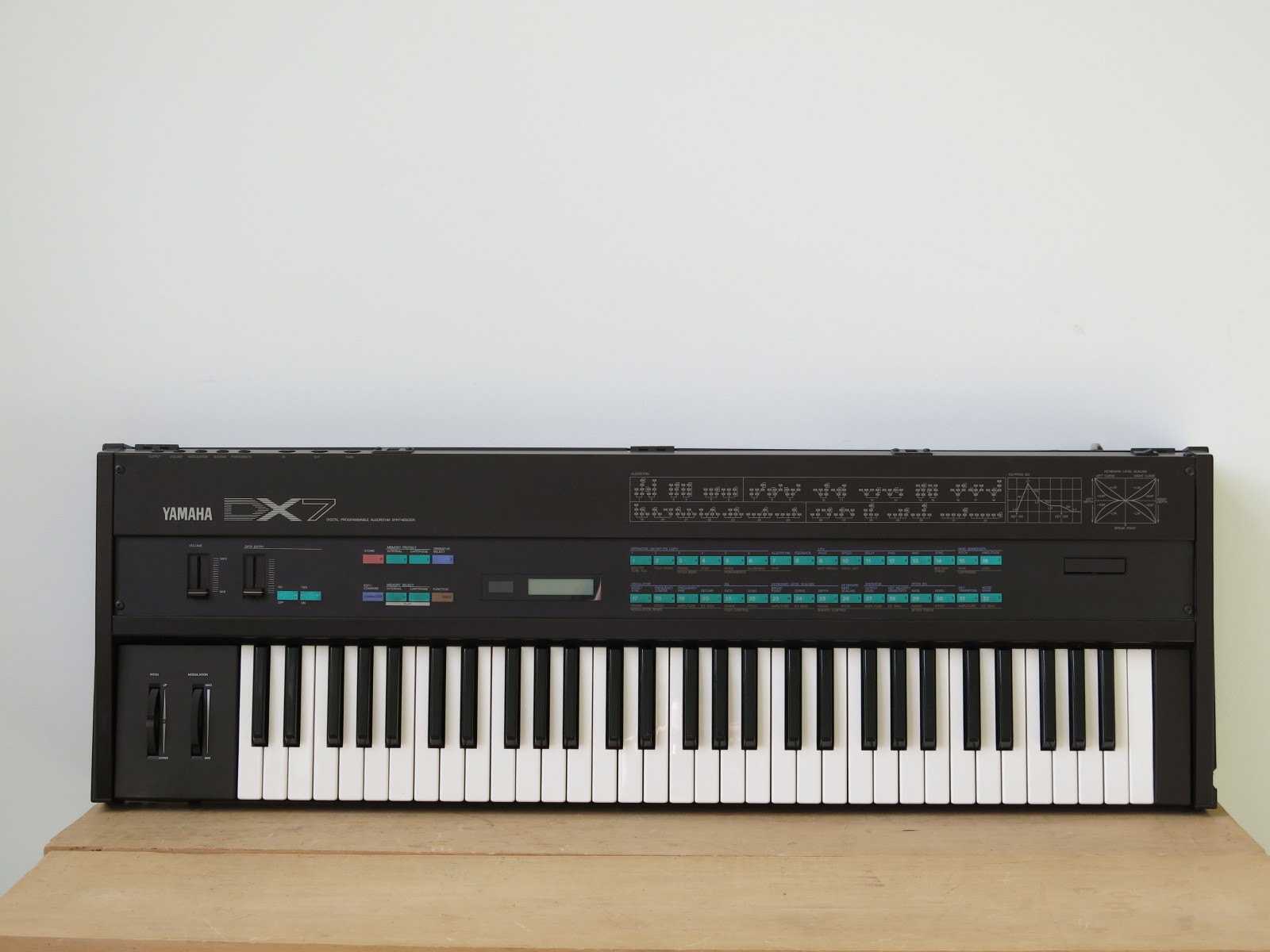 MATRIXSYNTH: Yamaha DX7 SN 24671 with 4 ROM Cards & Dutch