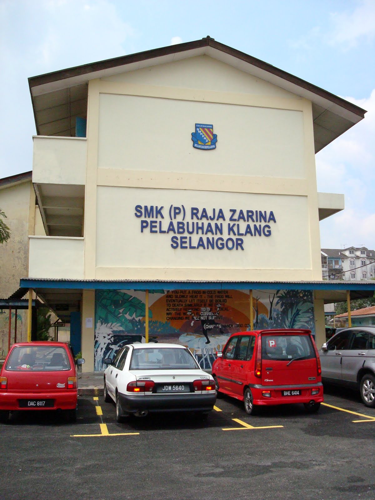 SMK (P) RAJA ZARINA, P KLANG: GAMBAR SEKITAR SEKOLAH
