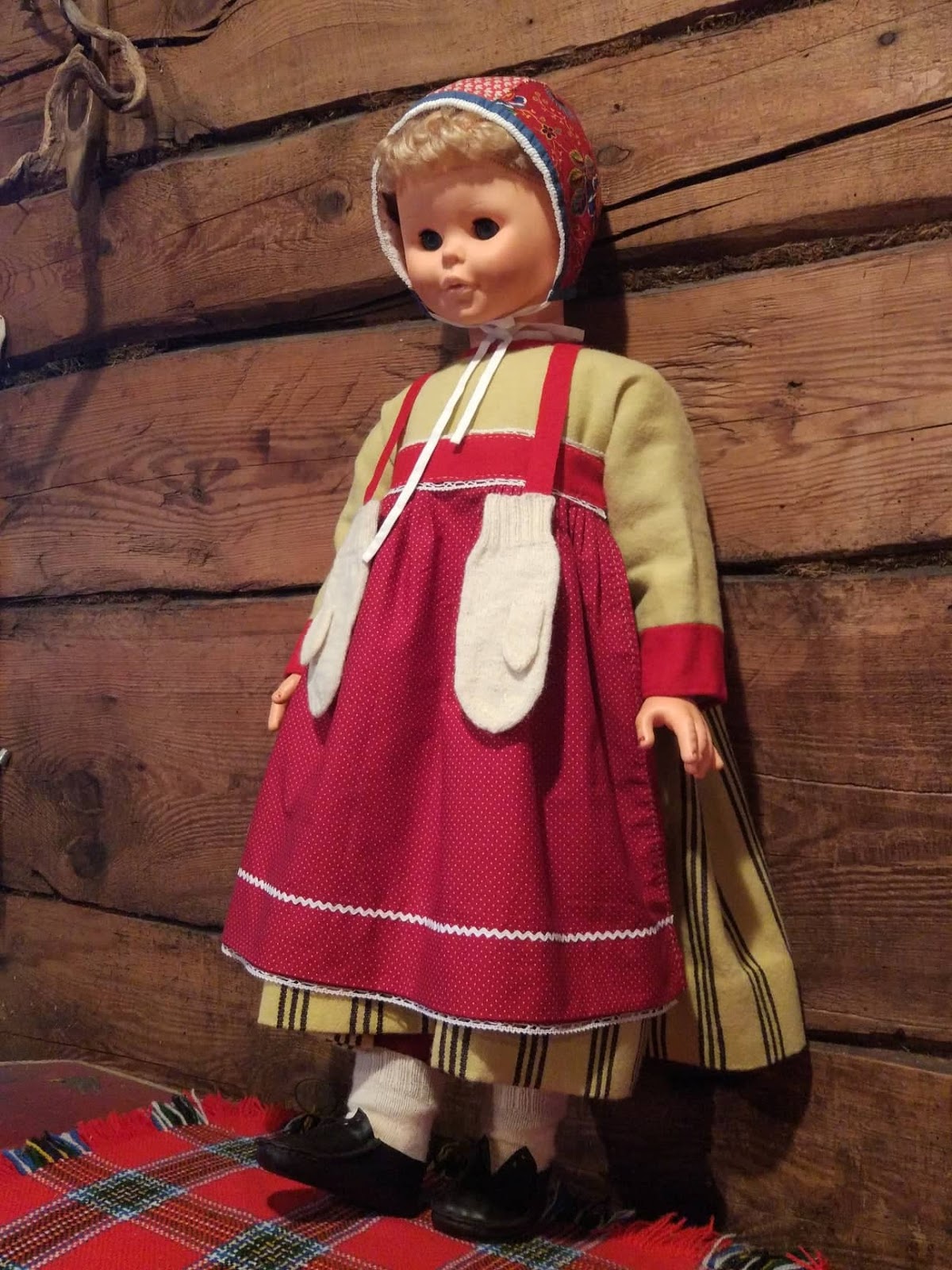 VORMSI KÄSITÖÖ SELTS: Laste rahvarõivad Vormsi Talumuuseumis