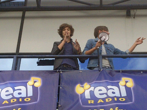 Harry Styles Argentina, One Direction: One Direction en Real Radio