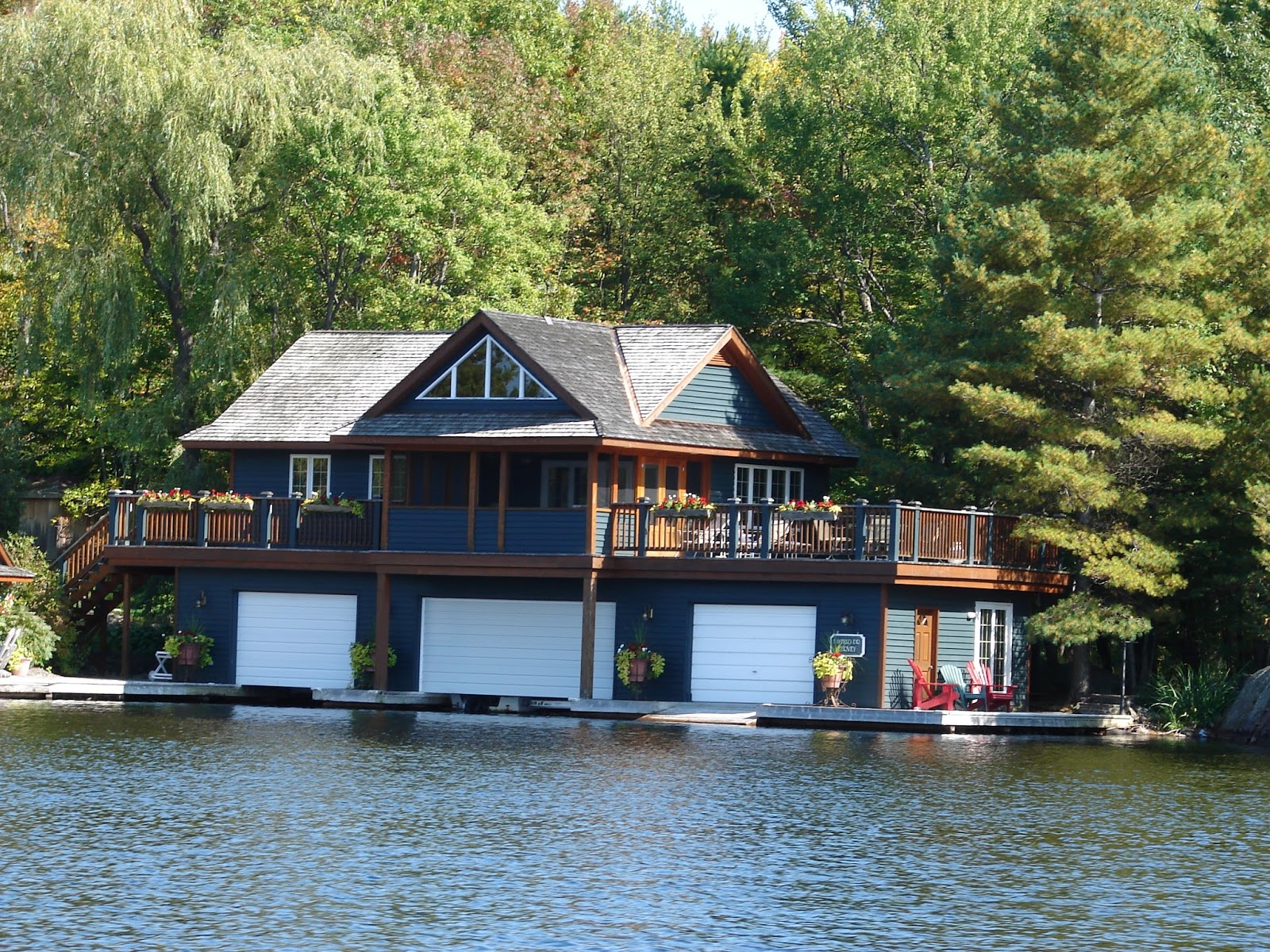 Just things and thoughts: Beautiful Boathouses of Muskoka