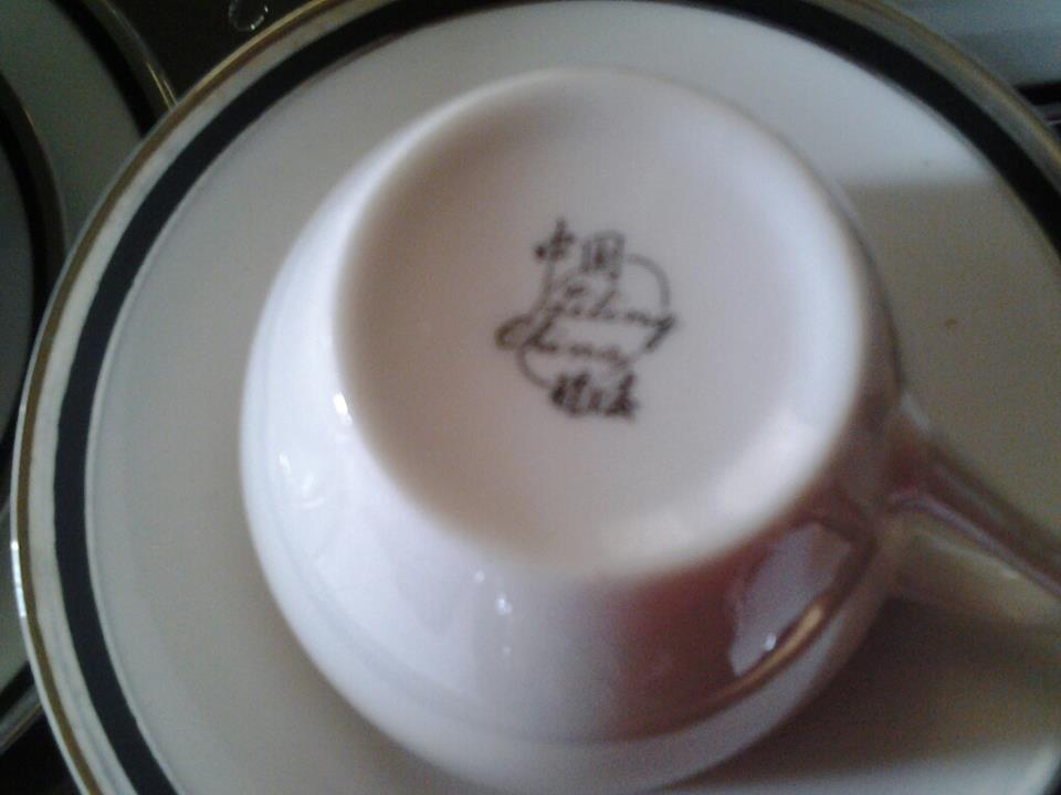 Lemari Cantique: Liling china dinnerset