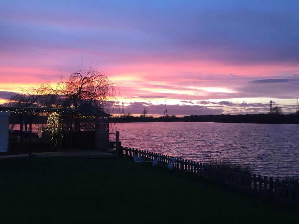 The Camping Directory: Grendon Lakes Glamping, Grendon, Northamptonshire