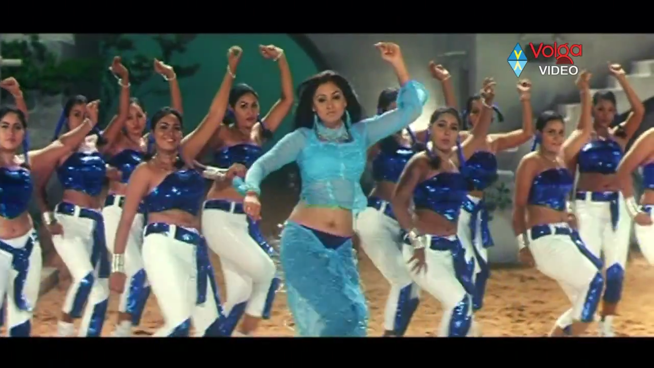Simran navel shakes in ottran and plumy juicy navel in ezhumalai