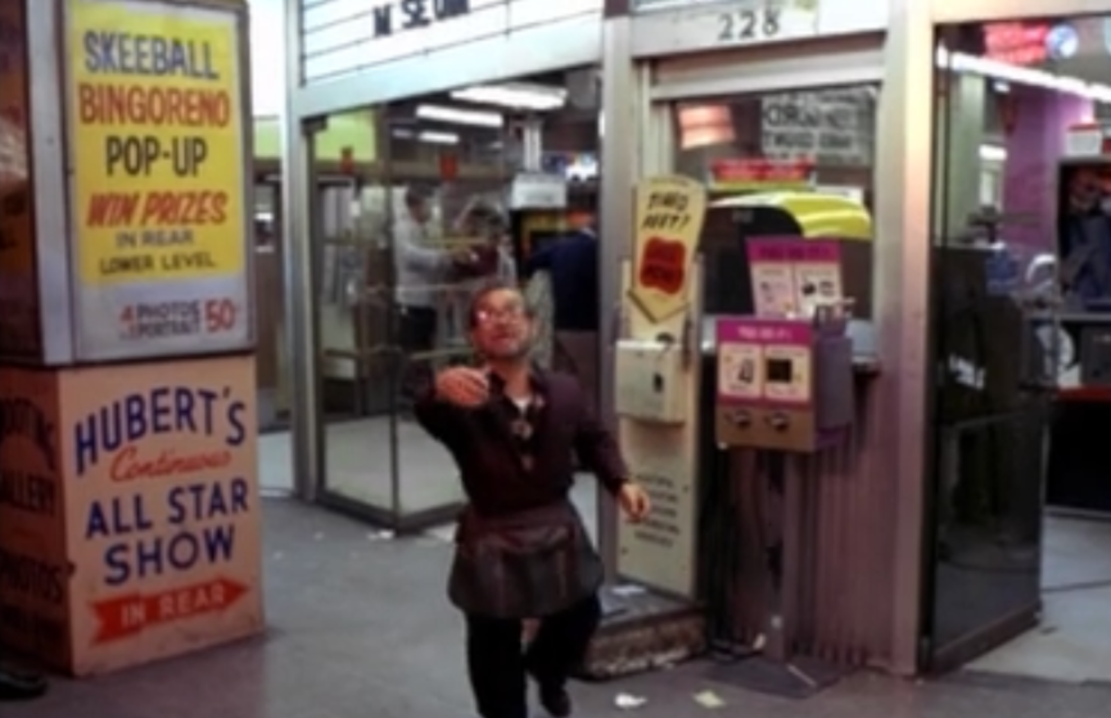 Jeremiah's Vanishing New York: Hustling 1975