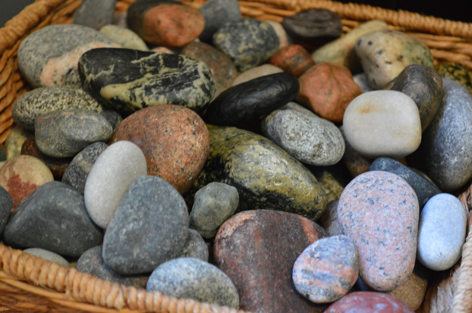 Mothering with Mindfulness : Rocks!
