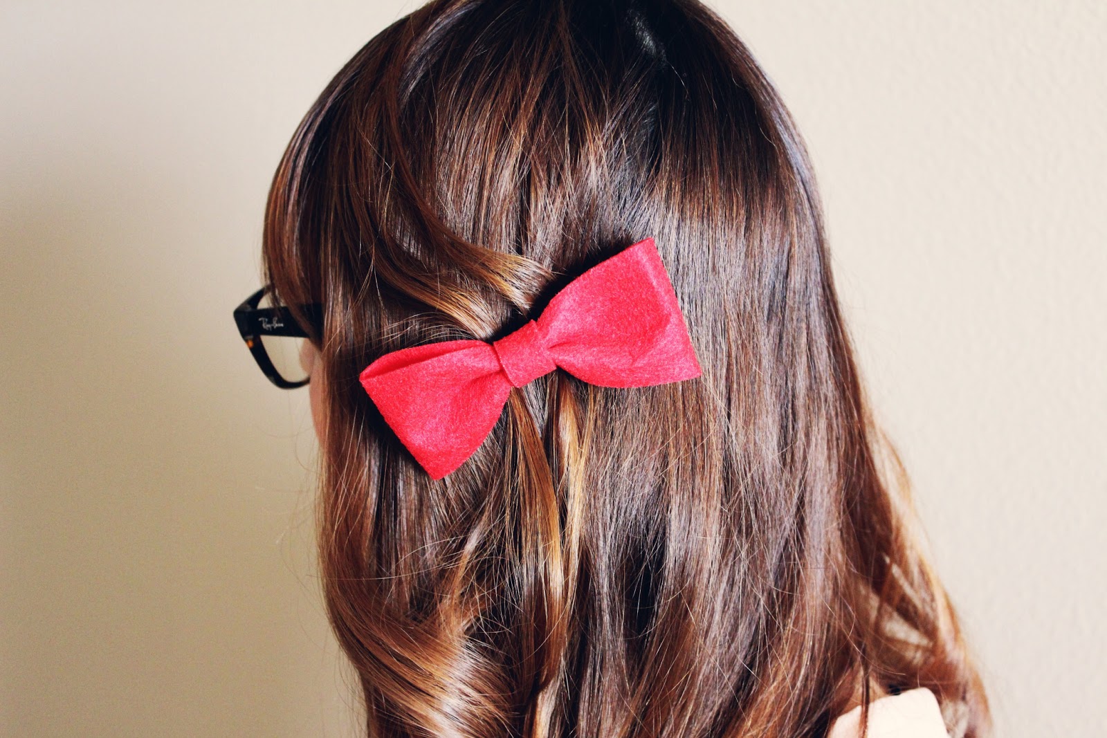 Little Red Bowtalk: DIY Felt Hair Bow