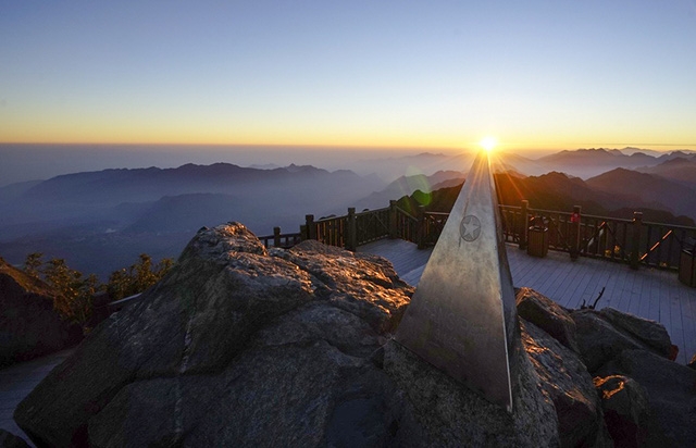 FANSIPAN SAPA ~ TOUR DU LỊCH SAPA GIÁ TỐT