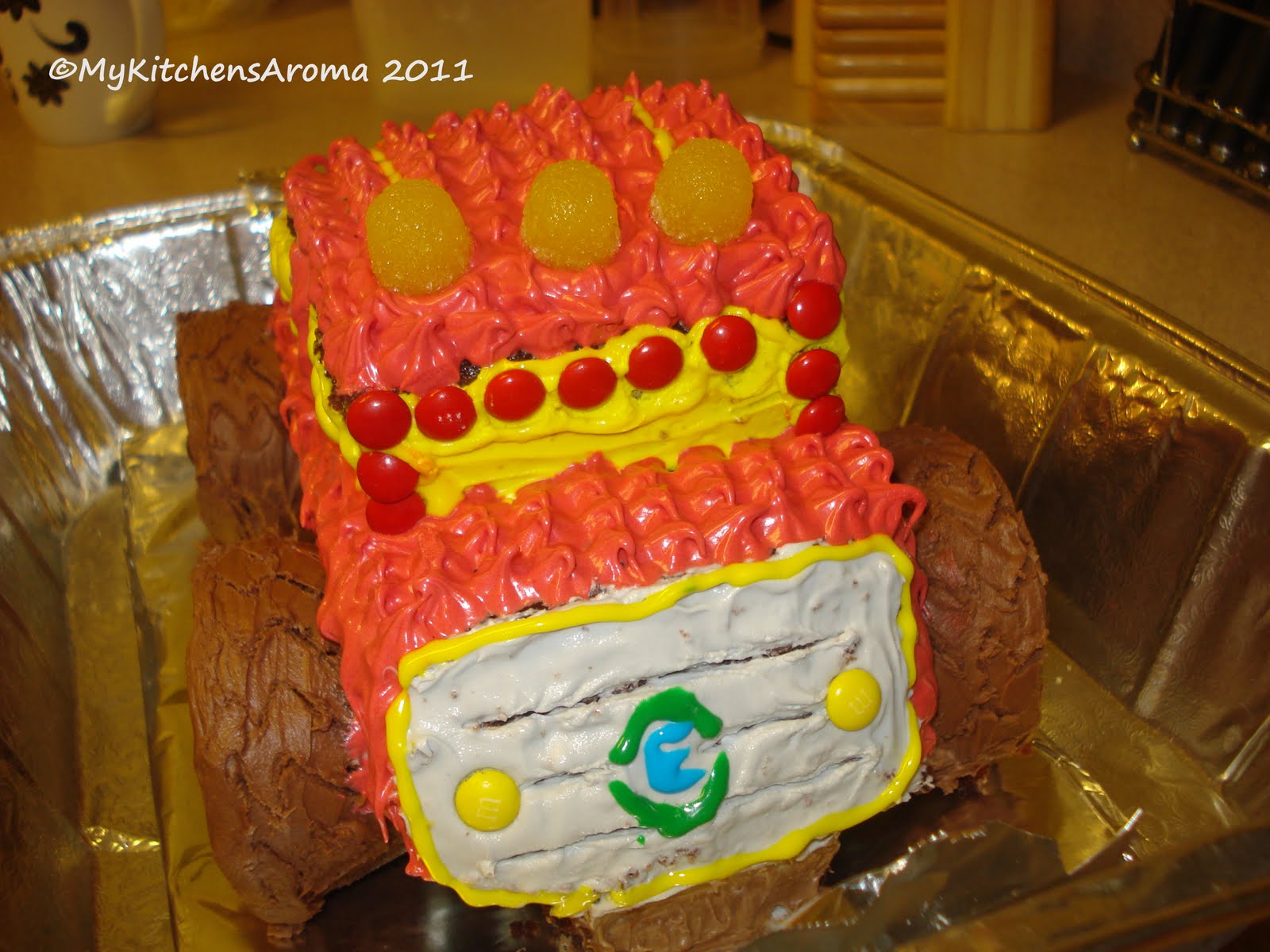 The Sizzling Pan: "Pat a Cake"- 'Truck' shaped Eggless Chocolate Cake