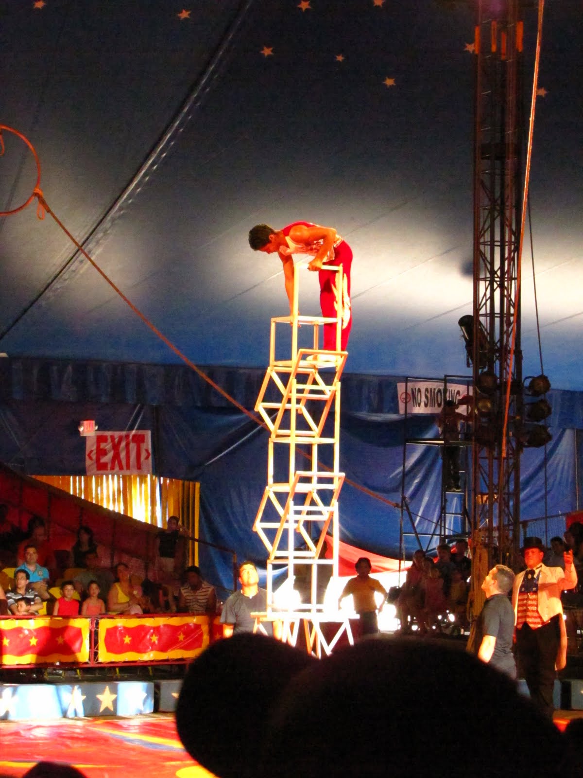 Photos of the Day: The Circus & Fireworks