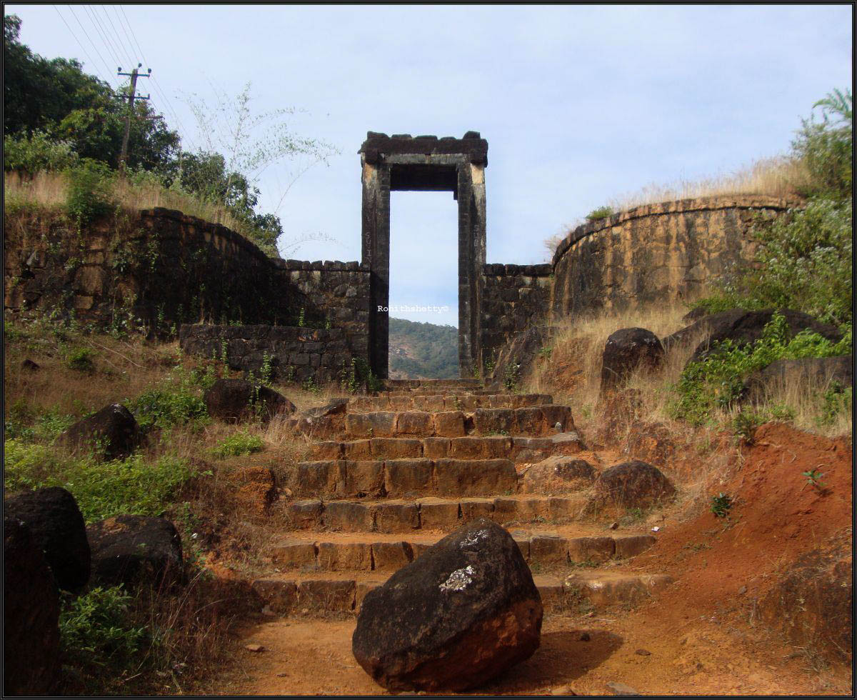 JOURNEY INTO DREAMS: Jamalabad Fort