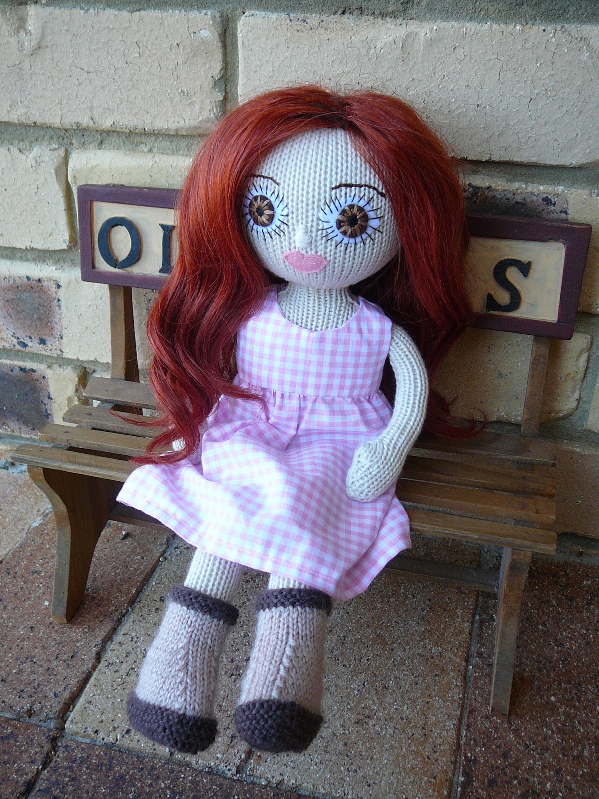 An Experiment in Knitted Dolls...