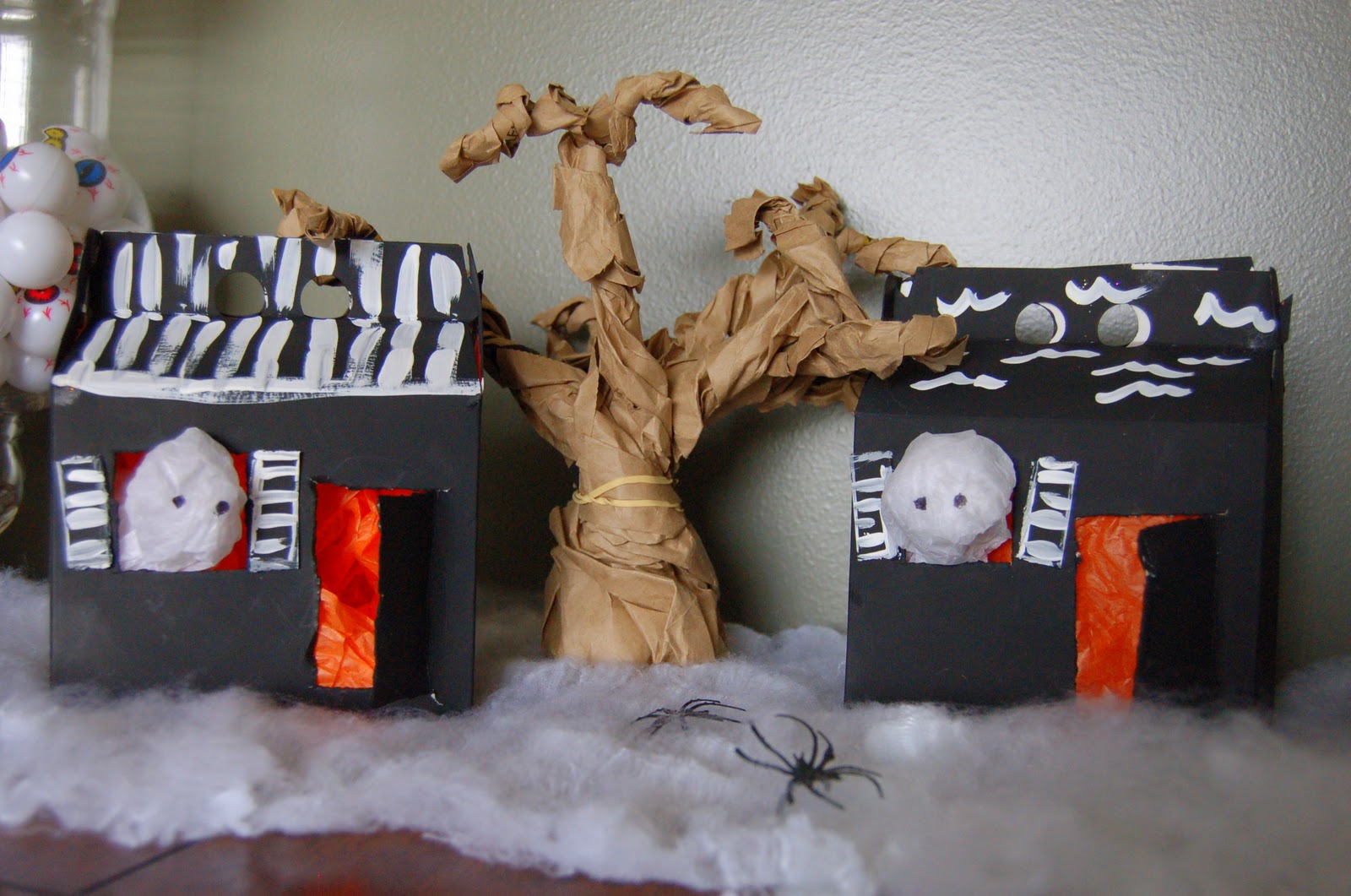Haunted House Display ~ She's Crafty