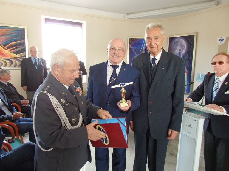 Moje życie i samolot: 30 lat klubu Loteczka i Gala Złotych Lotek