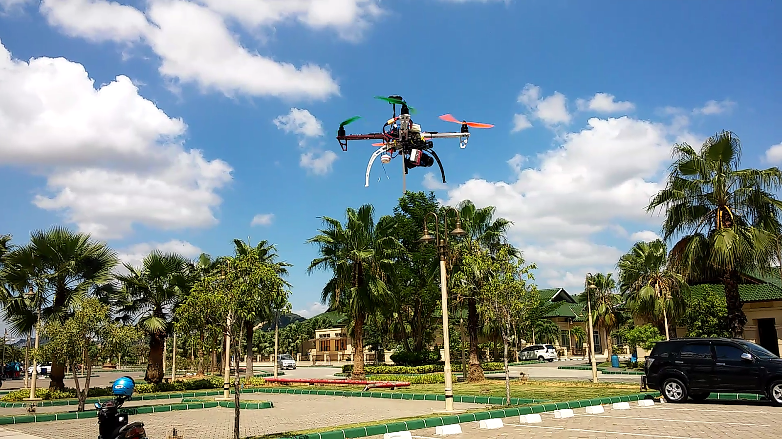 Review Drone Rakitan DJI NAZA F450: Garang Seperti Robot Terbang ...