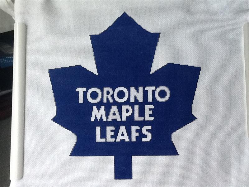 EASY PATTERNS: Toronto Maple Leafs cross-stitch pattern