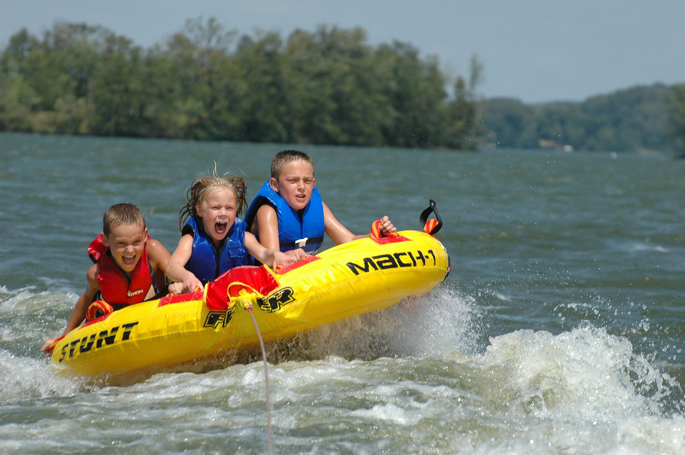 BomBay Boat Rental: 6 Safety Tips for Tubing on the Lake of the Ozarks