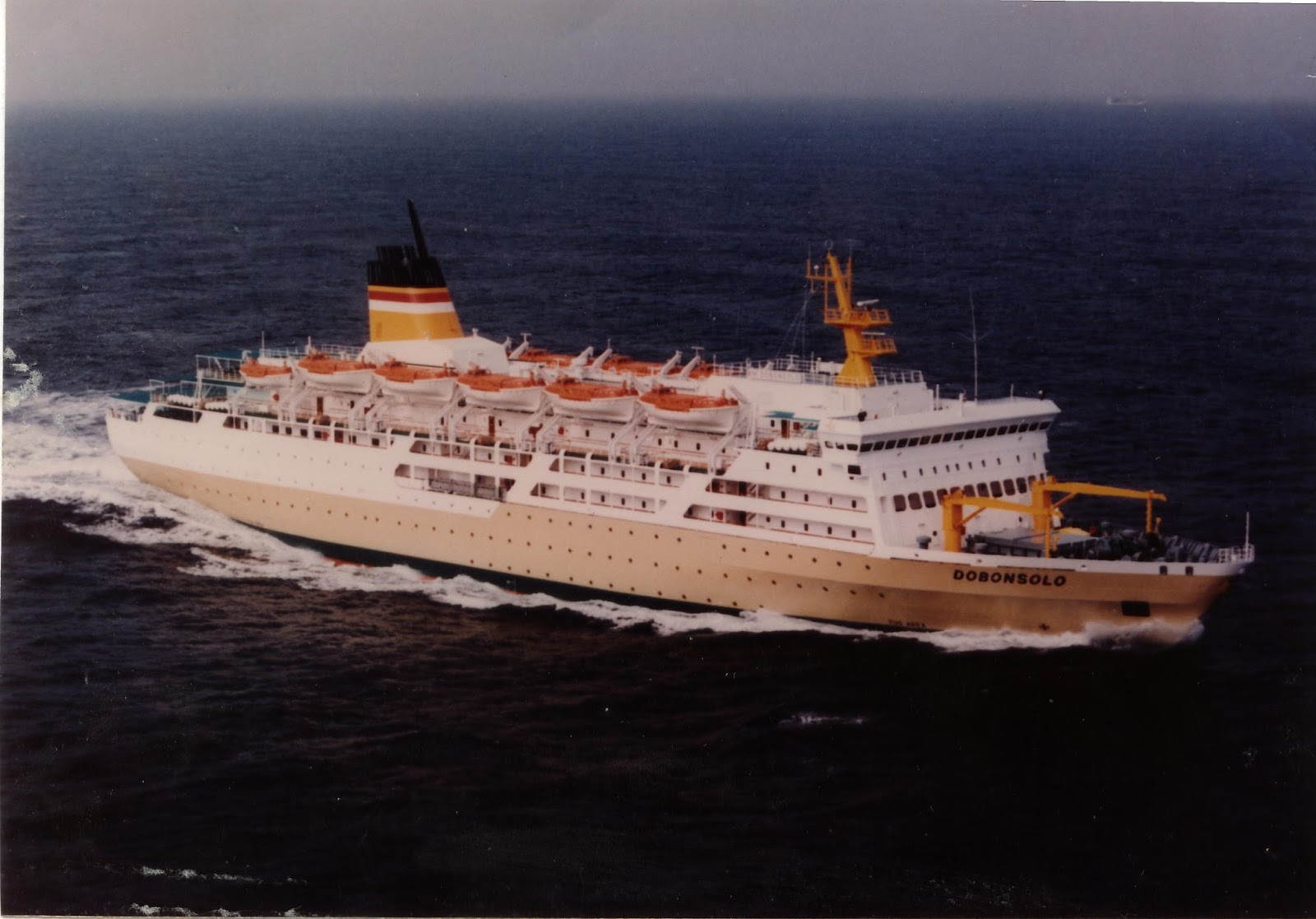 KM DOBONSOLO | Kapal Penumpang Pelni