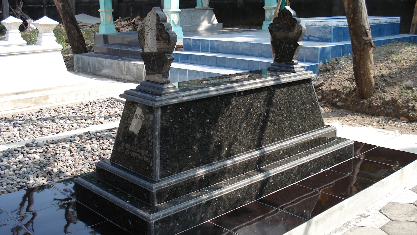 Solo Marmer Group: kijing eksklusif model jawa