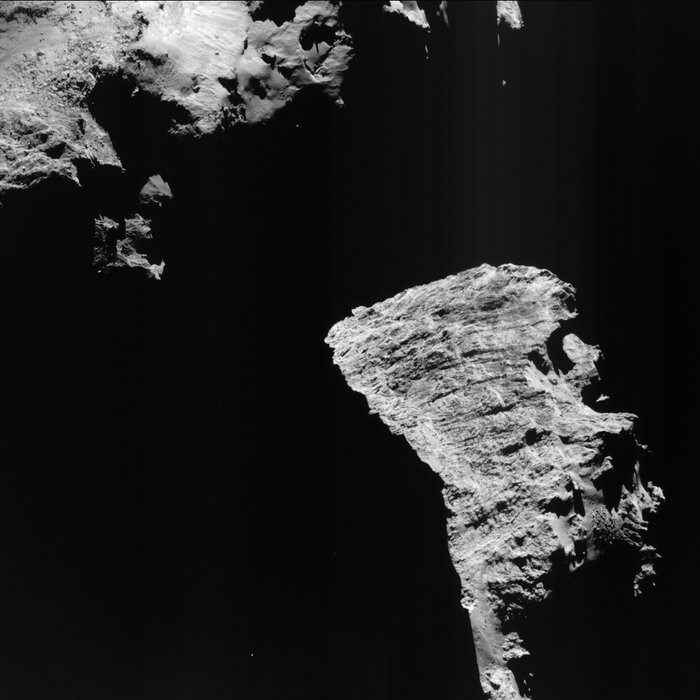 GOCO: Acantilados del cometa 67P / Churyumov-Gerasimenko
