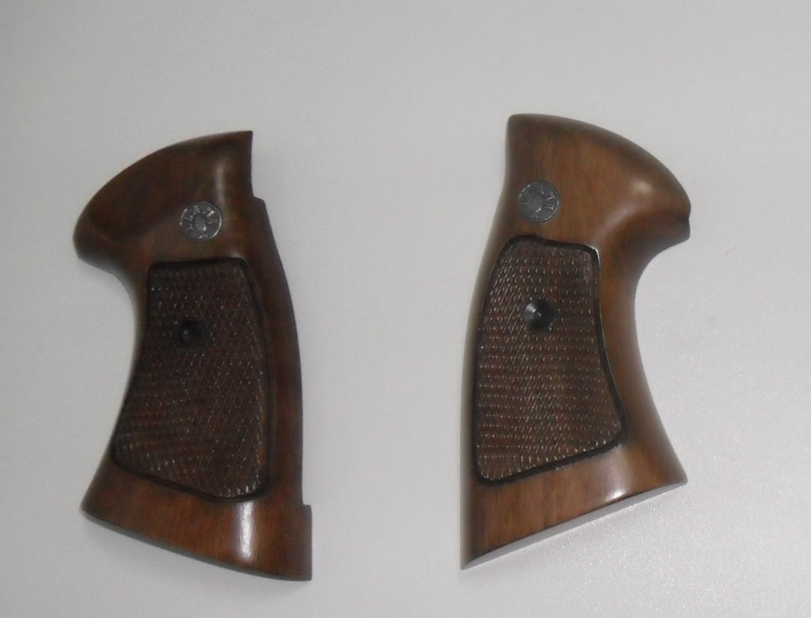 Seguridad Material y Armas: CACHAS REVOLVER