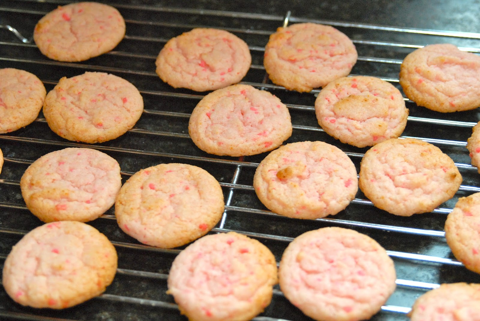 RUE MOUFFETARD: ONLY GOOD FRIENDS EAT BAD PIE...............and a ...