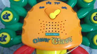 JuaiMurah: IQ Builders Clever Claws