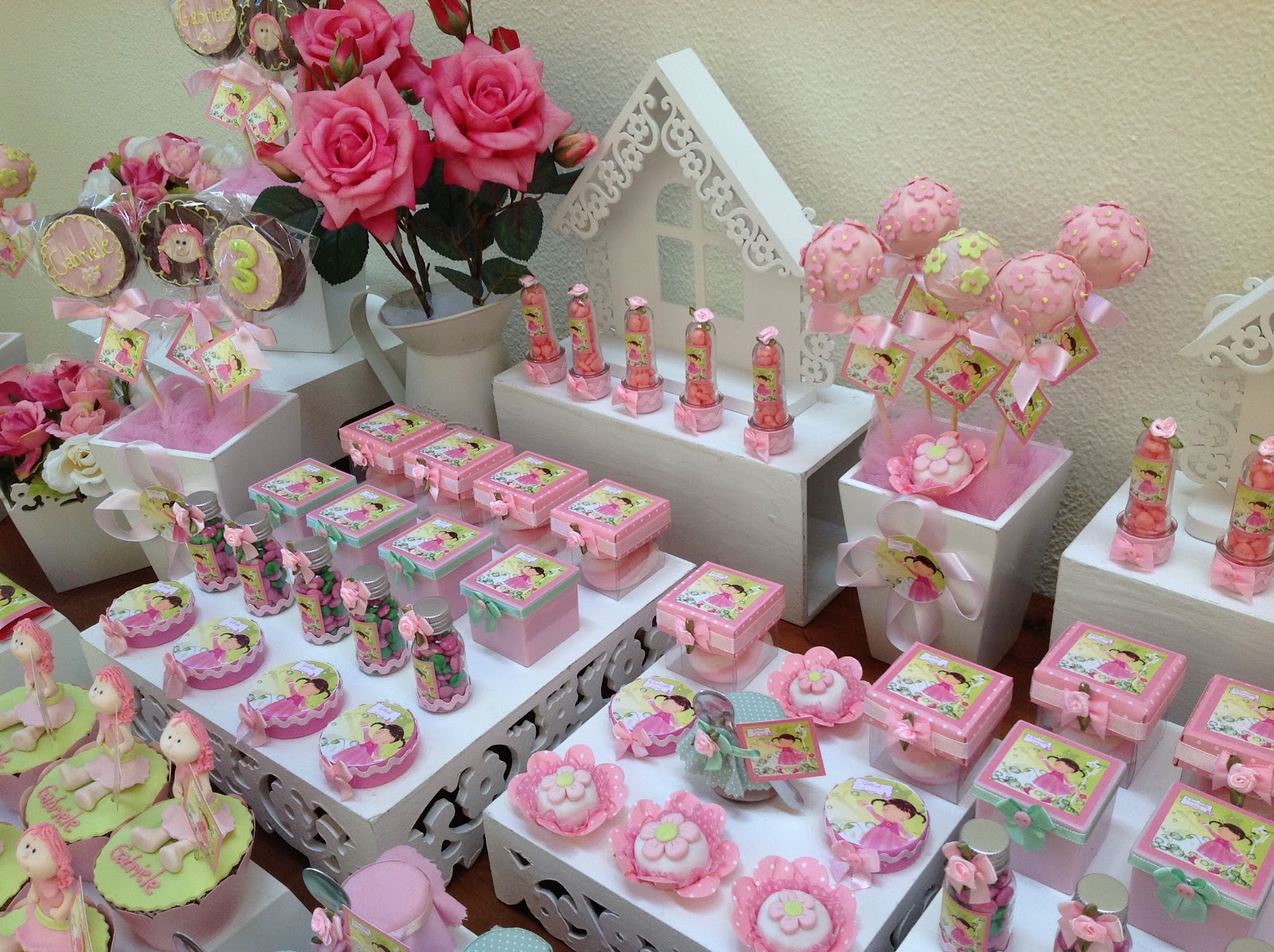 AMA EVENTOS: BONECAS - MESA DE DOCES E GULOSEIMAS PERSONALIZADOS