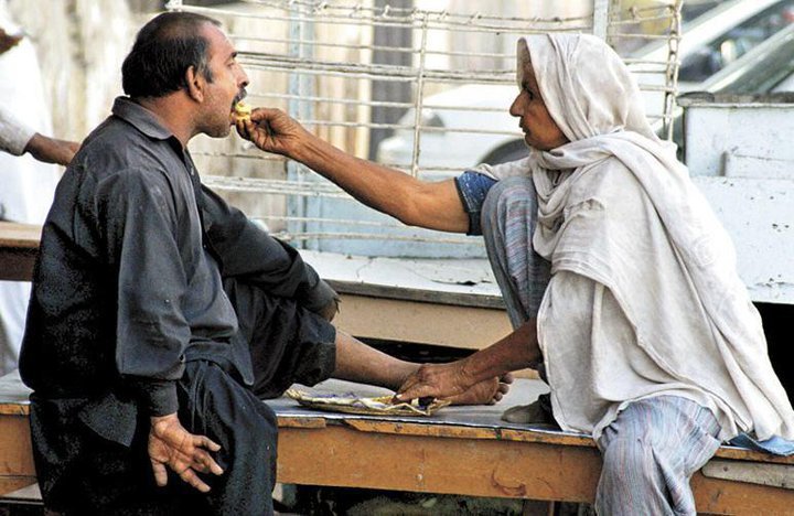 The Islam Awareness Blog: Hadith of the Day: Loving the Poor