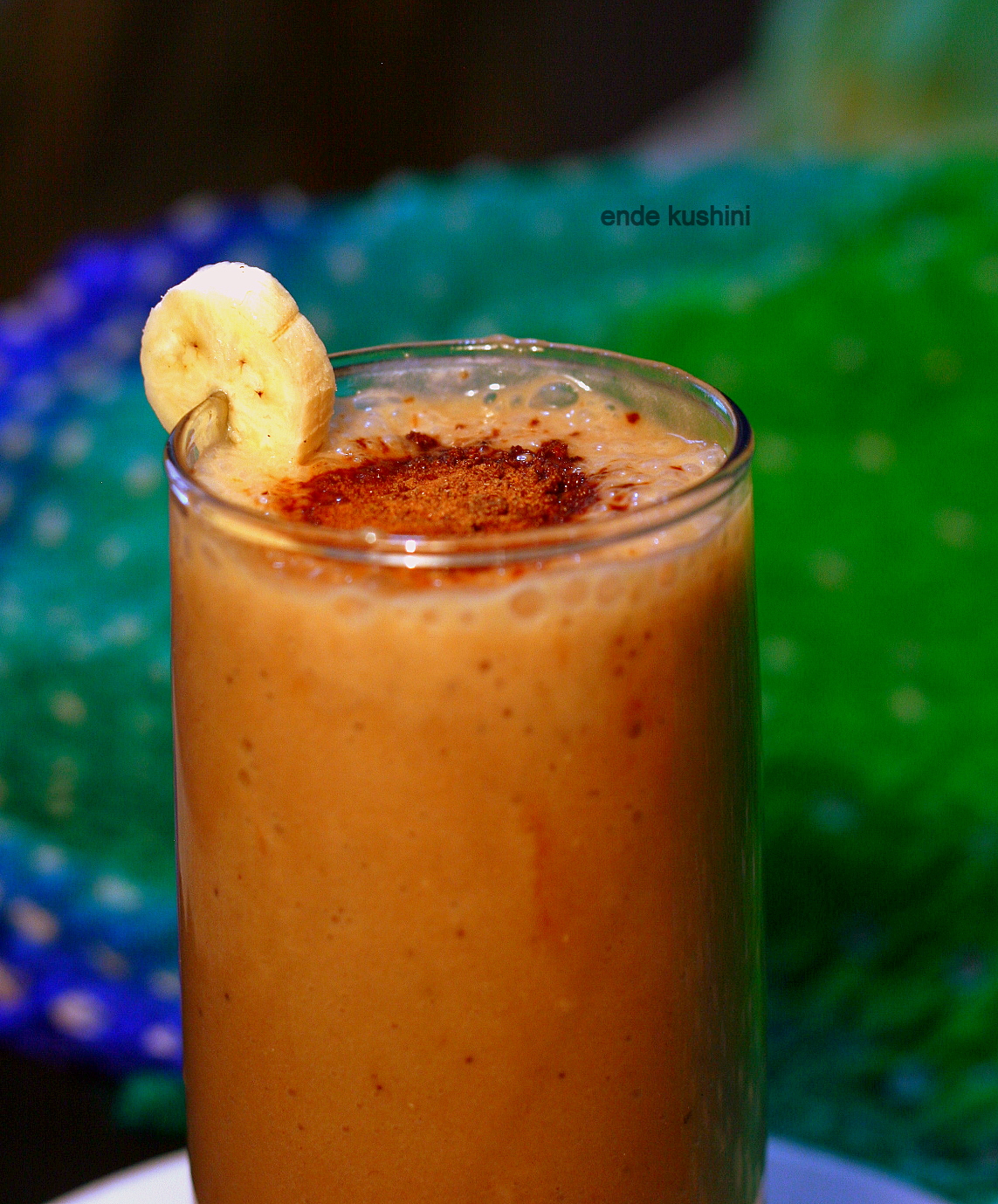 Ende Kushini: Sharjah Shake | Milk shake with bananas and nuts