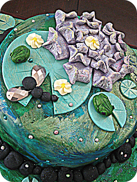 Hunted and Made: DIY Lily Pond Cake - Fondant Frogs and Lily Pads