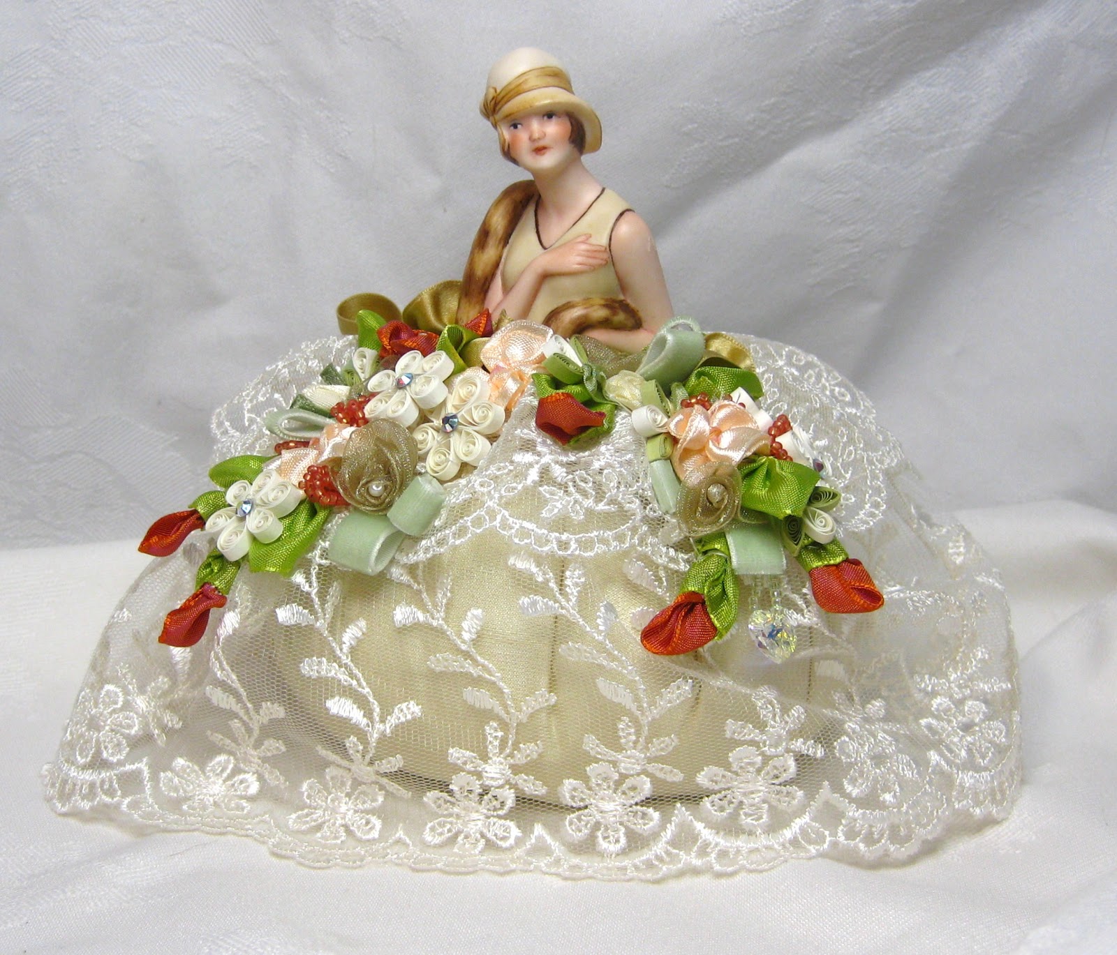 Appel Quilling Garden: Half Doll Pincushion