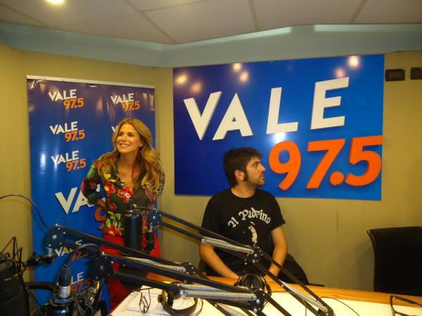 FLAVIA:EN SU PROGRAMA "VALE FLAVIA" JUNTO A ESTOPA