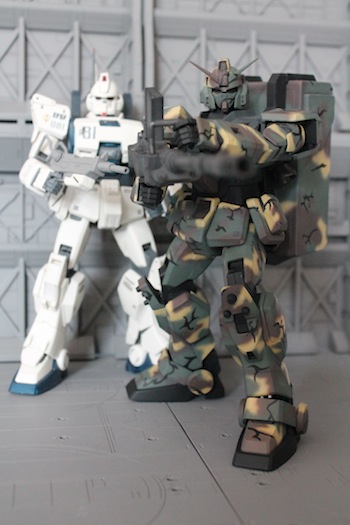 Dennis-Toys: 1/100 Customed Army Camouflage Gundam (Ground Type)