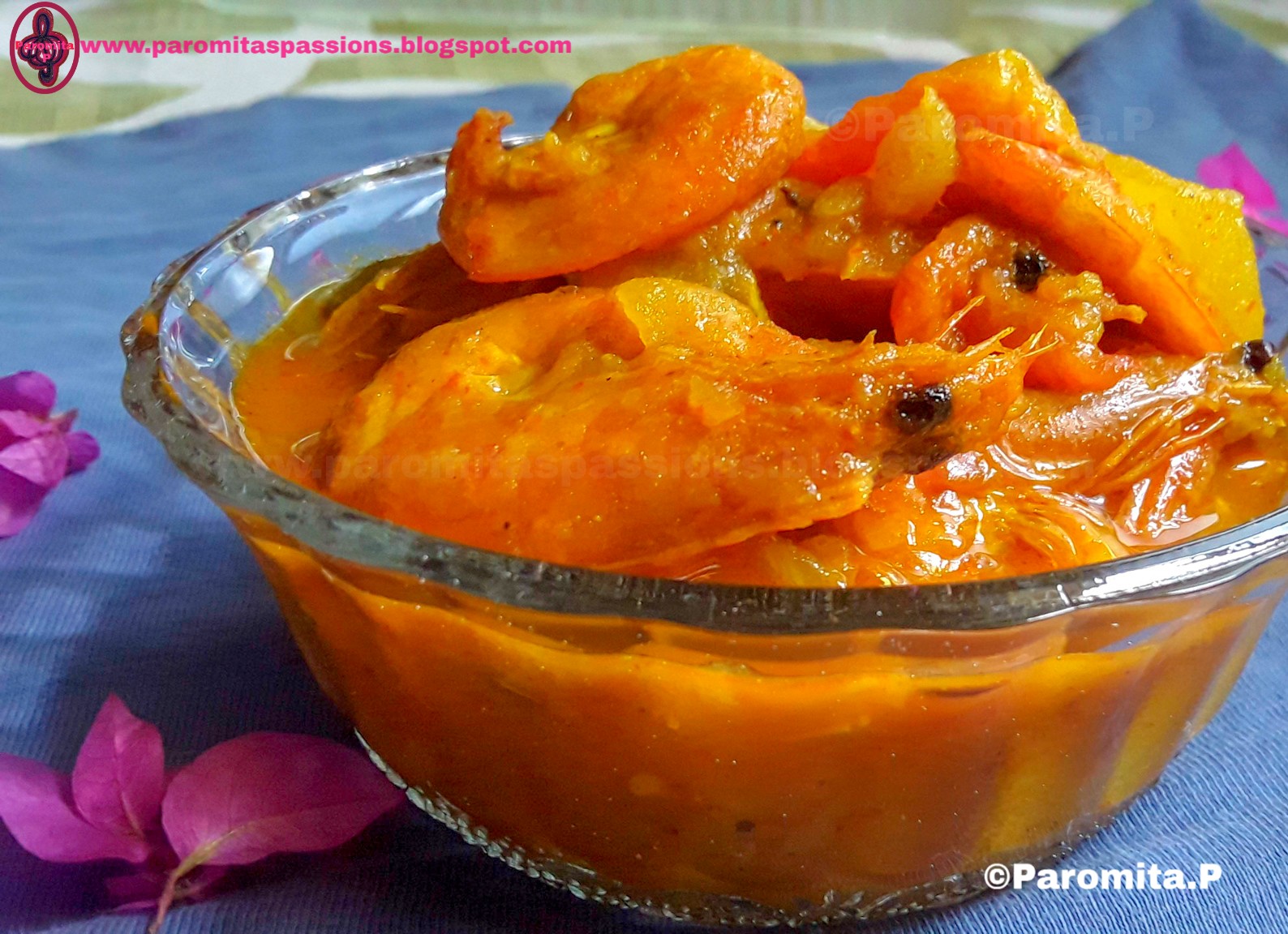 Lau Chingri Jhol | Prawn Curry with Bottle gourd - Paromita's Passions