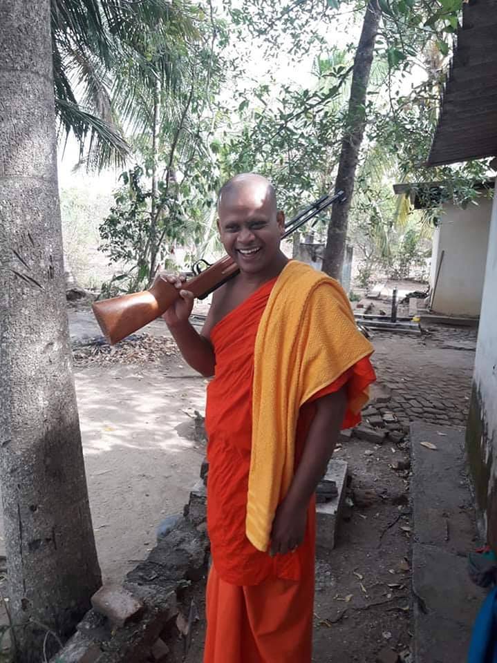 சிறையில் மனோ கணேசன்,சாலி ? - pathivu.com