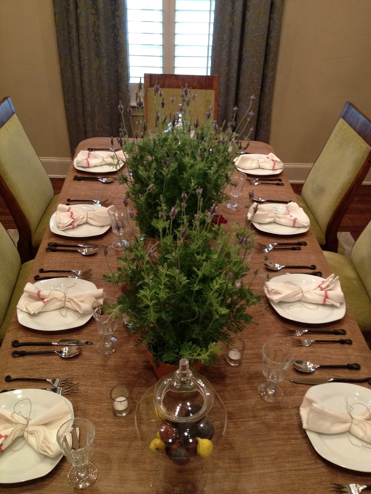 French Dinner Table Setting